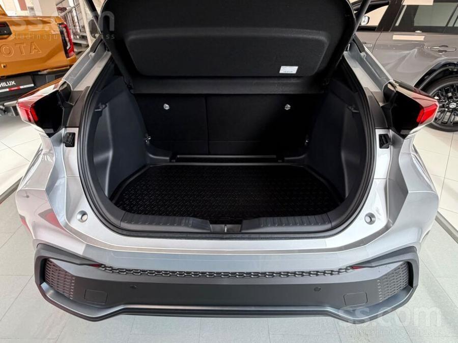 Серый Тойота C-HR 2026 в Екабпилс, объемом двигателя 1.80 л и пробегом 15 тыс. км за 32700 €, фото 10 на AUTOMOTO.COM.LV