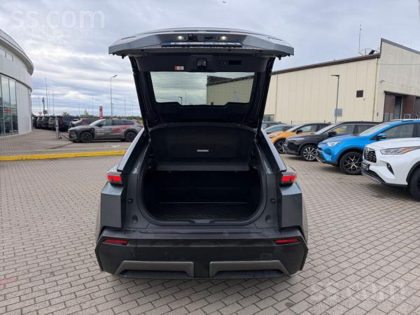 Toyota C-HR 2026 LiepÄja vietnÄ PelÄks Toyota C-HR 2026 LiepÄja, ar dzinÄja tilpumu 1.80 L un nobraukumu 9 tÅ«kst. km par 42500 ā¬, foto 10 vietnÄ AUTOMOTO.COM.LV