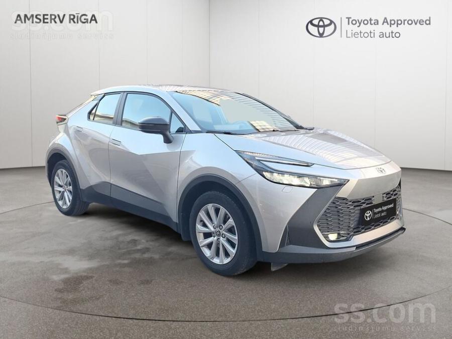 Pelēks Toyota C-HR 2026 Rīga, ar dzinēja tilpumu 1.80 L un nobraukumu 24 tūkst. km par 26900 €, foto 4 vietnē AUTOMOTO.COM.LV