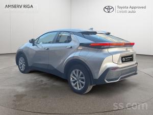 Pelēks Toyota C-HR 2026 Rīga, ar dzinēja tilpumu 1.80 L un nobraukumu 24 tūkst. km par 26900 €, foto 5 vietnē AUTOMOTO.COM.LV