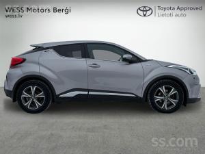 Pelēks Toyota C-HR 2016 Rīga, ar dzinēja tilpumu 1.80 L un nobraukumu 104 tūkst. km par 17990 €, foto 5 vietnē AUTOMOTO.COM.LV