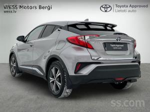 Pelēks Toyota C-HR 2016 Rīga, ar dzinēja tilpumu 1.80 L un nobraukumu 104 tūkst. km par 17990 €, foto 6 vietnē AUTOMOTO.COM.LV