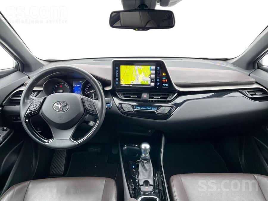 Pelēks Toyota C-HR 2016 Rīga, ar dzinēja tilpumu 1.80 L un nobraukumu 104 tūkst. km par 17990 €, foto 10 vietnē AUTOMOTO.COM.LV