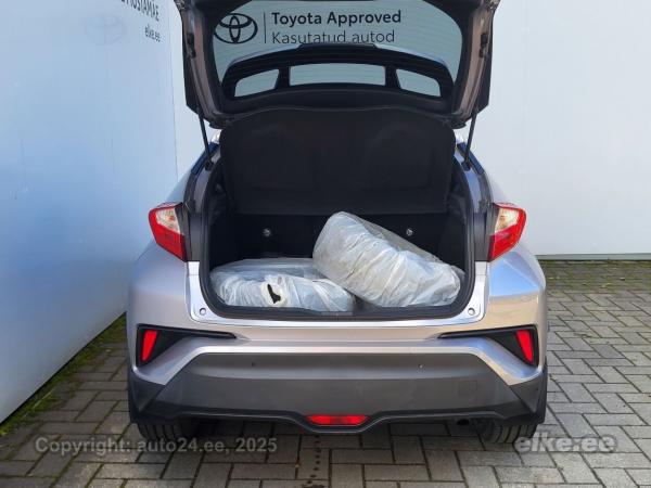Grey Toyota C-HR 2017 in Tallinn, with an engine capacity of 1.20 L and mileage of 79 thousand km for 14995 €, photo 11 on AUTOMOTO.COM.LV