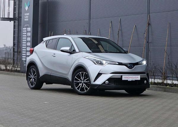 Grey Toyota C-HR 2017 in Vilnius, with an engine capacity of 1.80 L and mileage of 207 thousand km for 15350 €, photo 1 on AUTOMOTO.COM.LV