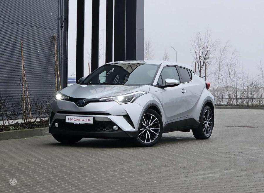 Grey Toyota C-HR 2017 in Vilnius, with an engine capacity of 1.80 L and mileage of 207 thousand km for 15000 €, photo 8 on AUTOMOTO.COM.LV