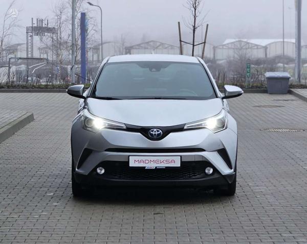 Серый Тойота C-HR 2017 в Вильнюс, объемом двигателя 1.80 л и пробегом 207 тыс. км за 15000 €, фото 10 на AUTOMOTO.COM.LV