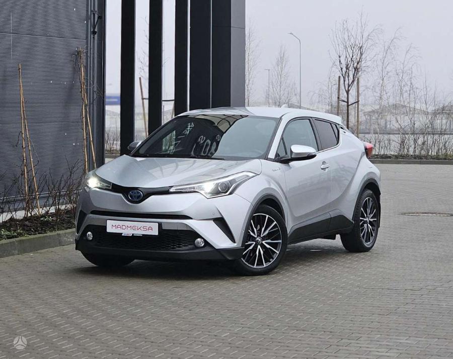 Grey Toyota C-HR 2017 in Vilnius, with an engine capacity of 1.80 L and mileage of 207 thousand km for 15000 €, photo 14 on AUTOMOTO.COM.LV