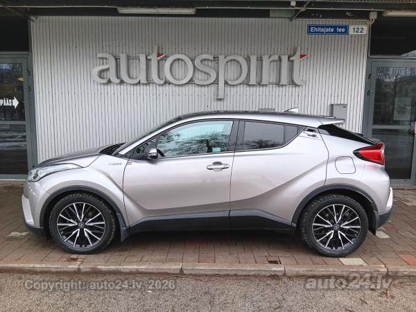 Серый Тойота C-HR 2017 в Таллин, объемом двигателя 1.80 л и пробегом 122 тыс. км за 16490 €, фото 2 на AUTOMOTO.COM.LV