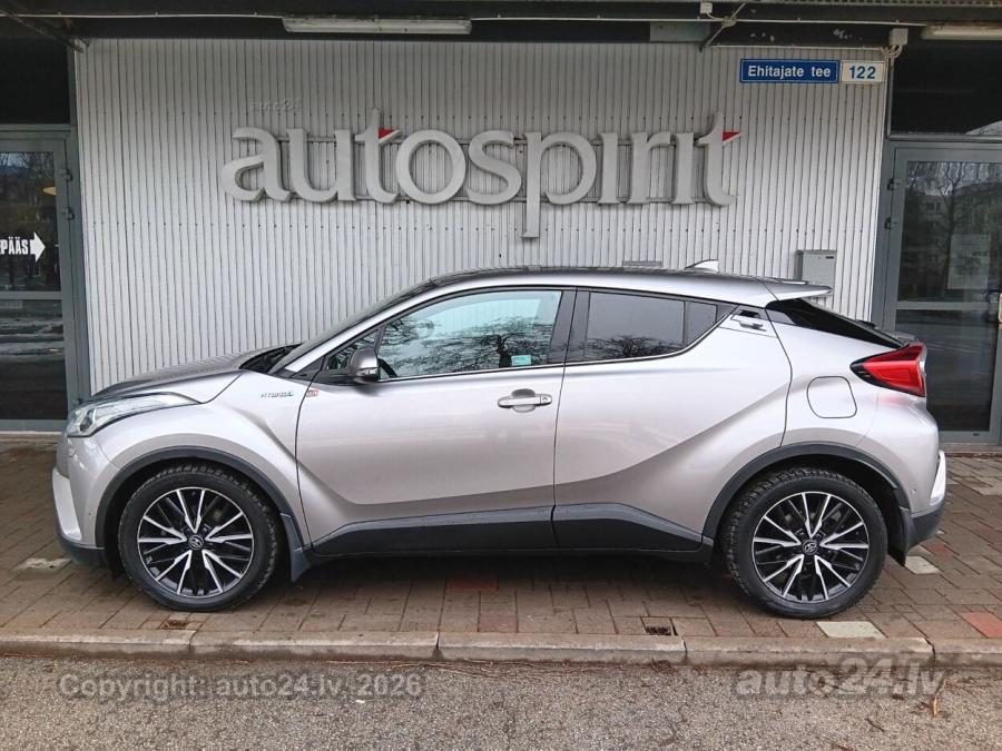 Серый Тойота C-HR 2017 в Таллин, объемом двигателя 1.80 л и пробегом 122 тыс. км за 16490 €, фото 2 на AUTOMOTO.COM.LV