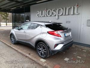 Серый Тойота C-HR 2017 в Таллин, объемом двигателя 1.80 л и пробегом 122 тыс. км за 16490 €, фото 3 на AUTOMOTO.COM.LV