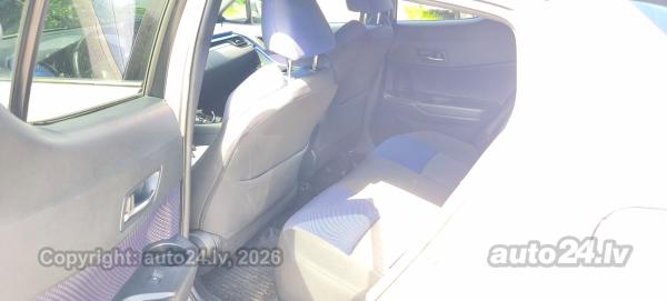 Grey Toyota C-HR 2017 in Tallinn, with an engine capacity of 1.20 L and mileage of 90 thousand km for 14500 €, photo 6 on AUTOMOTO.COM.LV