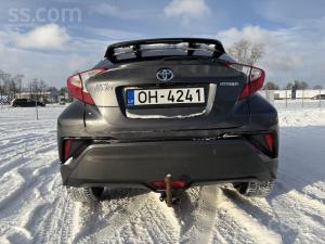 Pelēks Toyota C-HR 2017 Daugavpils, ar dzinēja tilpumu 1.80 L un nobraukumu 230 tūkst. km par 15000 €, foto 5 vietnē AUTOMOTO.COM.LV
