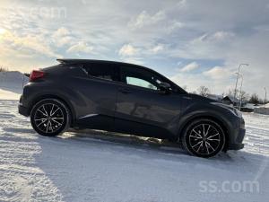 Pelēks Toyota C-HR 2017 Daugavpils, ar dzinēja tilpumu 1.80 L un nobraukumu 230 tūkst. km par 15000 €, foto 7 vietnē AUTOMOTO.COM.LV