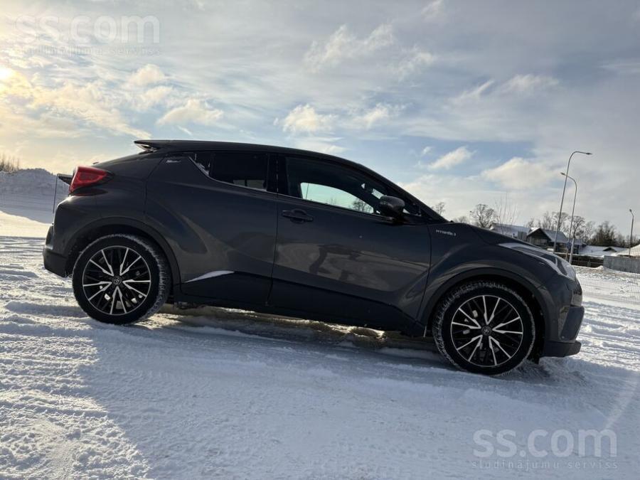 Pelēks Toyota C-HR 2017 Daugavpils, ar dzinēja tilpumu 1.80 L un nobraukumu 230 tūkst. km par 15000 €, foto 7 vietnē AUTOMOTO.COM.LV