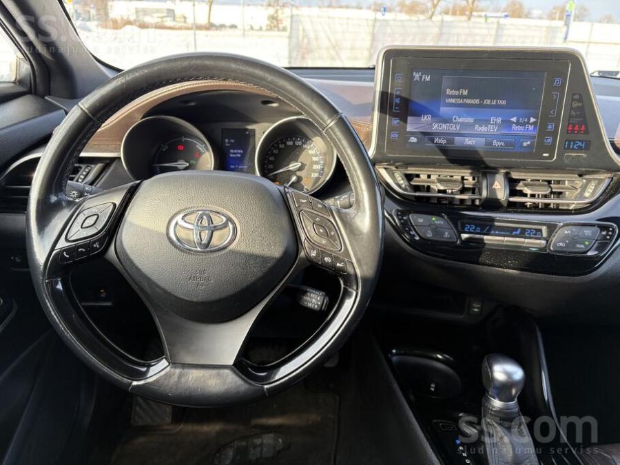 Pelēks Toyota C-HR 2017 Daugavpils, ar dzinēja tilpumu 1.80 L un nobraukumu 230 tūkst. km par 15000 €, foto 12 vietnē AUTOMOTO.COM.LV