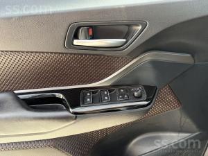 Pelēks Toyota C-HR 2017 Daugavpils, ar dzinēja tilpumu 1.80 L un nobraukumu 230 tūkst. km par 15000 €, foto 19 vietnē AUTOMOTO.COM.LV