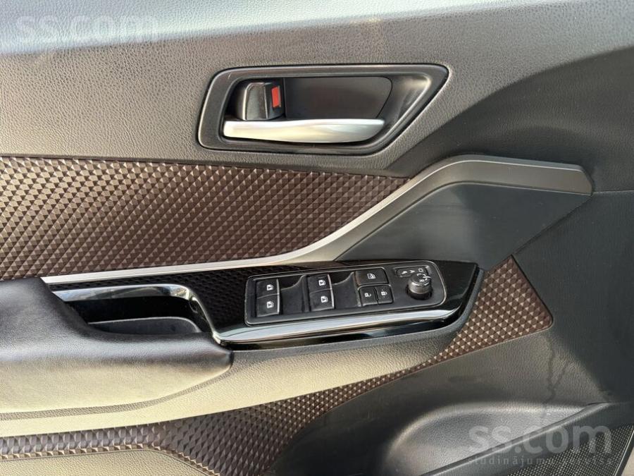 Pelēks Toyota C-HR 2017 Daugavpils, ar dzinēja tilpumu 1.80 L un nobraukumu 230 tūkst. km par 15000 €, foto 19 vietnē AUTOMOTO.COM.LV