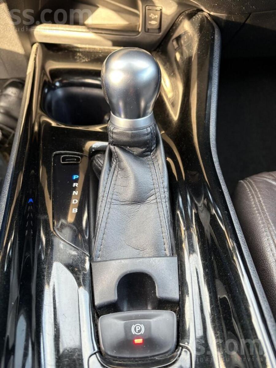 Pelēks Toyota C-HR 2017 Daugavpils, ar dzinēja tilpumu 1.80 L un nobraukumu 230 tūkst. km par 15000 €, foto 20 vietnē AUTOMOTO.COM.LV