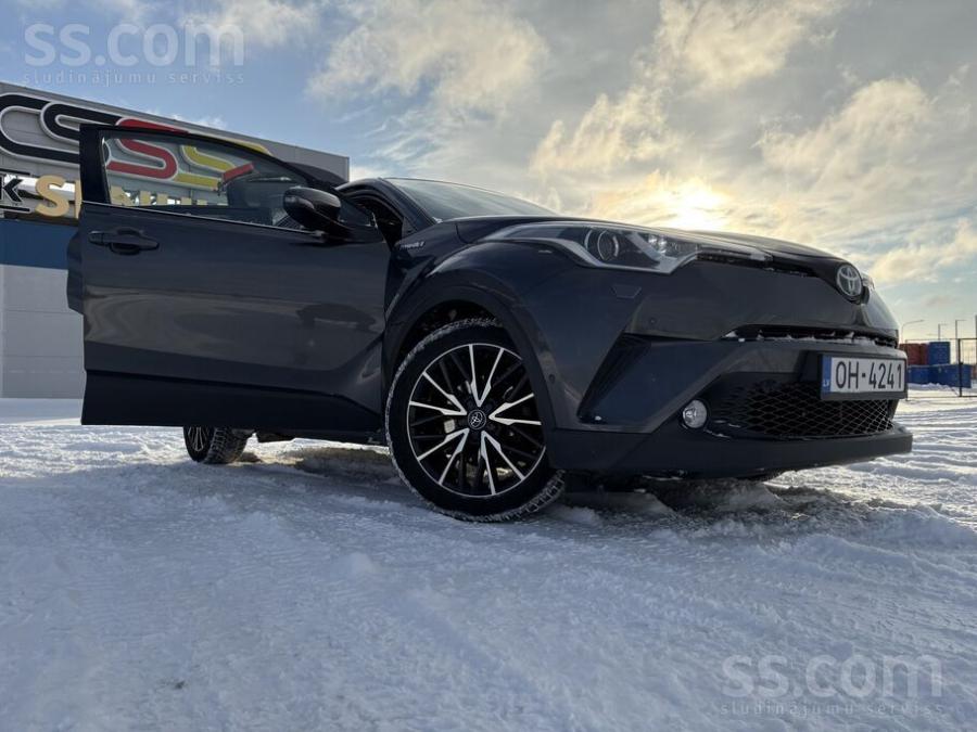 Pelēks Toyota C-HR 2017 Daugavpils, ar dzinēja tilpumu 1.80 L un nobraukumu 230 tūkst. km par 15000 €, foto 33 vietnē AUTOMOTO.COM.LV