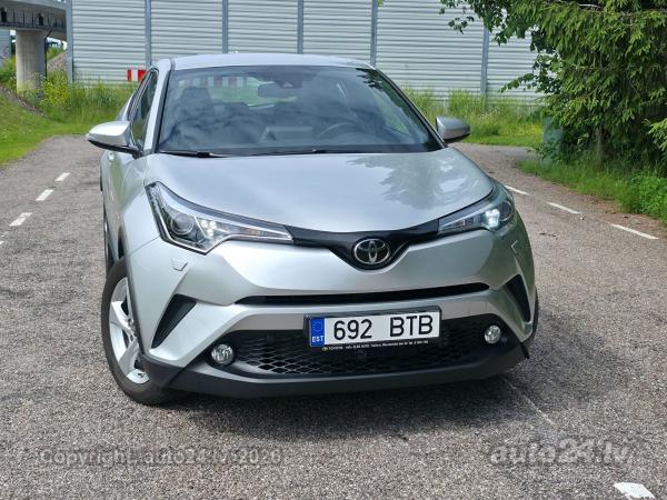 Pelēks Toyota C-HR 2017 Tallina, ar dzinēja tilpumu 1.20 L un nobraukumu 62 tūkst. km par 15300 €, foto 2 vietnē AUTOMOTO.COM.LV