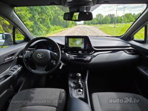Pelēks Toyota C-HR 2017 Tallina, ar dzinēja tilpumu 1.20 L un nobraukumu 62 tūkst. km par 15300 €, foto 7 vietnē AUTOMOTO.COM.LV