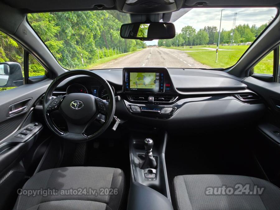 Pelēks Toyota C-HR 2017 Tallina, ar dzinēja tilpumu 1.20 L un nobraukumu 62 tūkst. km par 15300 €, foto 7 vietnē AUTOMOTO.COM.LV