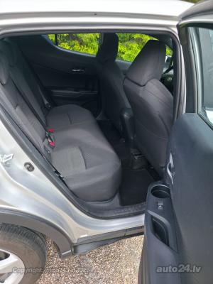 Pelēks Toyota C-HR 2017 Tallina, ar dzinēja tilpumu 1.20 L un nobraukumu 62 tūkst. km par 15300 €, foto 13 vietnē AUTOMOTO.COM.LV