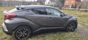 Pelēks Toyota C-HR 2017 Rīga, ar dzinēja tilpumu 1.80 L un nobraukumu 156 tūkst. km par 15800 €, foto 5 vietnē AUTOMOTO.COM.LV