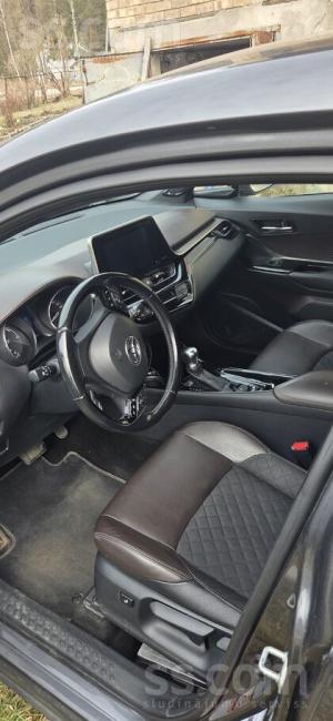Pelēks Toyota C-HR 2017 Rīga, ar dzinēja tilpumu 1.80 L un nobraukumu 156 tūkst. km par 15800 €, foto 7 vietnē AUTOMOTO.COM.LV