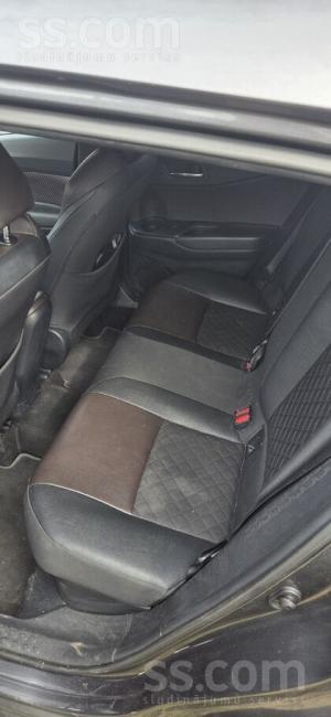 Pelēks Toyota C-HR 2017 Rīga, ar dzinēja tilpumu 1.80 L un nobraukumu 156 tūkst. km par 15800 €, foto 8 vietnē AUTOMOTO.COM.LV