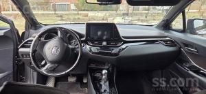 Pelēks Toyota C-HR 2017 Rīga, ar dzinēja tilpumu 1.80 L un nobraukumu 156 tūkst. km par 15800 €, foto 9 vietnē AUTOMOTO.COM.LV