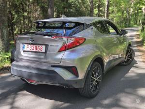 Grey Toyota C-HR 2017 in Vilnius, with an engine capacity of 1.80 L and mileage of 107 thousand km for 16300 €, photo 7 on AUTOMOTO.COM.LV