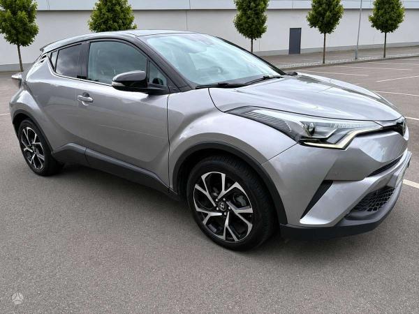 Pelēks Toyota C-HR 2017 Viļņa, ar dzinēja tilpumu 1.20 L un nobraukumu 219 tūkst. km par 13890 €, foto 1 vietnē AUTOMOTO.COM.LV