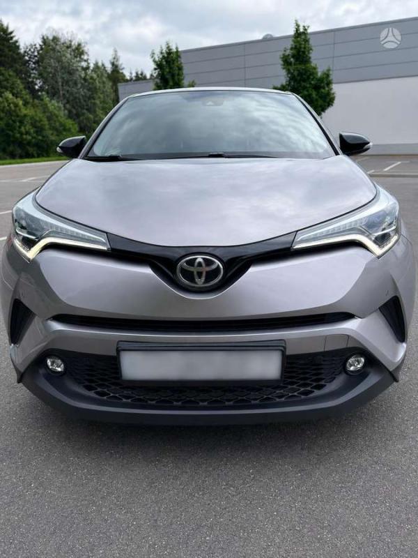 Pelēks Toyota C-HR 2017 Viļņa, ar dzinēja tilpumu 1.20 L un nobraukumu 219 tūkst. km par 13890 €, foto 3 vietnē AUTOMOTO.COM.LV