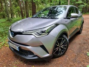 Серый Тойота C-HR 2017 в Таураге, объемом двигателя 1.80 л и пробегом 160 тыс. км за 15700 €, фото  на AUTOMOTO.COM.LV