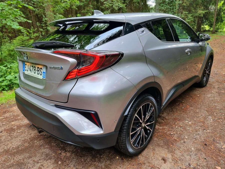 Серый Тойота C-HR 2017 в Таураге, объемом двигателя 1.80 л и пробегом 160 тыс. км за 15700 €, фото 6 на AUTOMOTO.COM.LV