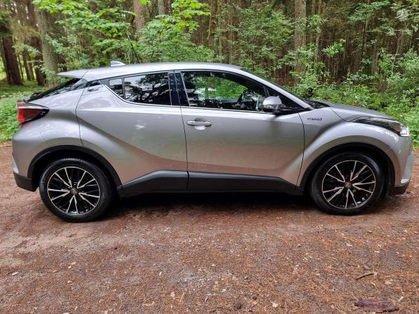 Pelēks Toyota C-HR 2017 Tauragė, ar dzinēja tilpumu 1.80 L un nobraukumu 160 tūkst. km par 15700 €, foto 6 vietnē AUTOMOTO.COM.LV