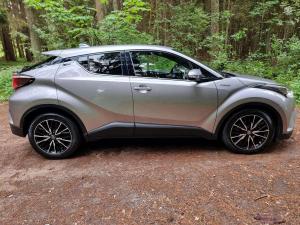 Серый Тойота C-HR 2017 в Таураге, объемом двигателя 1.80 л и пробегом 160 тыс. км за 15700 €, фото 7 на AUTOMOTO.COM.LV