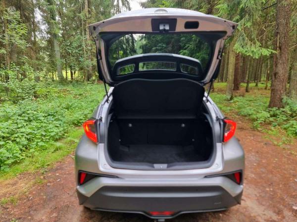 Pelēks Toyota C-HR 2017 Tauragė, ar dzinēja tilpumu 1.80 L un nobraukumu 160 tūkst. km par 15700 €, foto 9 vietnē AUTOMOTO.COM.LV