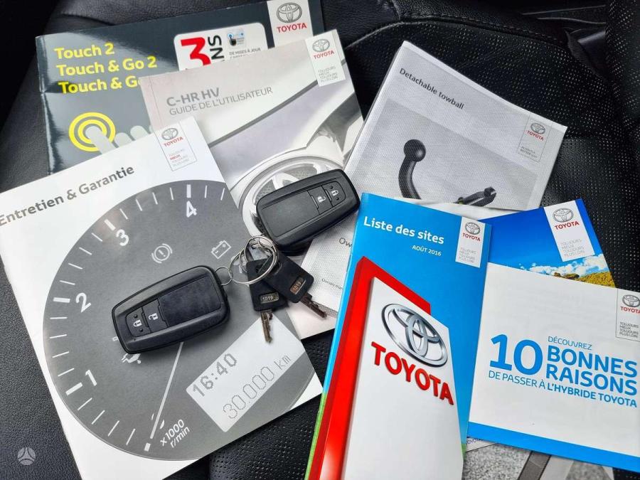 Серый Тойота C-HR 2017 в Таураге, объемом двигателя 1.80 л и пробегом 160 тыс. км за 15700 €, фото 38 на AUTOMOTO.COM.LV