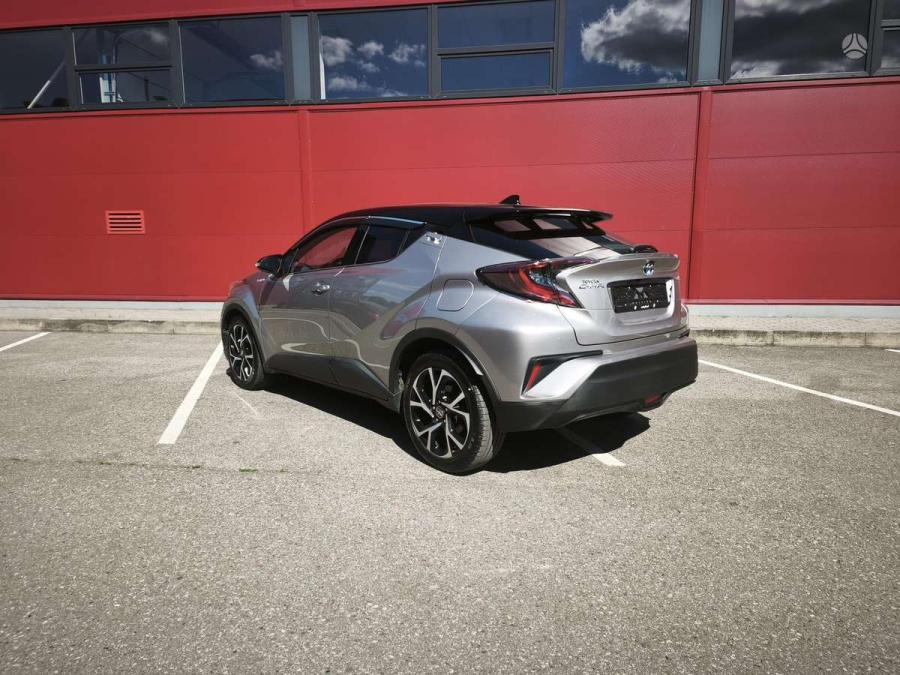 Серый Тойота C-HR 2017 в Каунас, объемом двигателя 1.80 л и пробегом 200 тыс. км за 15250 €, фото 6 на AUTOMOTO.COM.LV