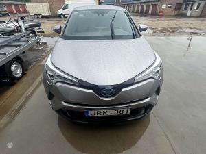 Pelēks Toyota C-HR 2017 Mažeikiai, ar dzinēja tilpumu 1.80 L un nobraukumu 99 tūkst. km par 19999 €, foto  vietnē AUTOMOTO.COM.LV