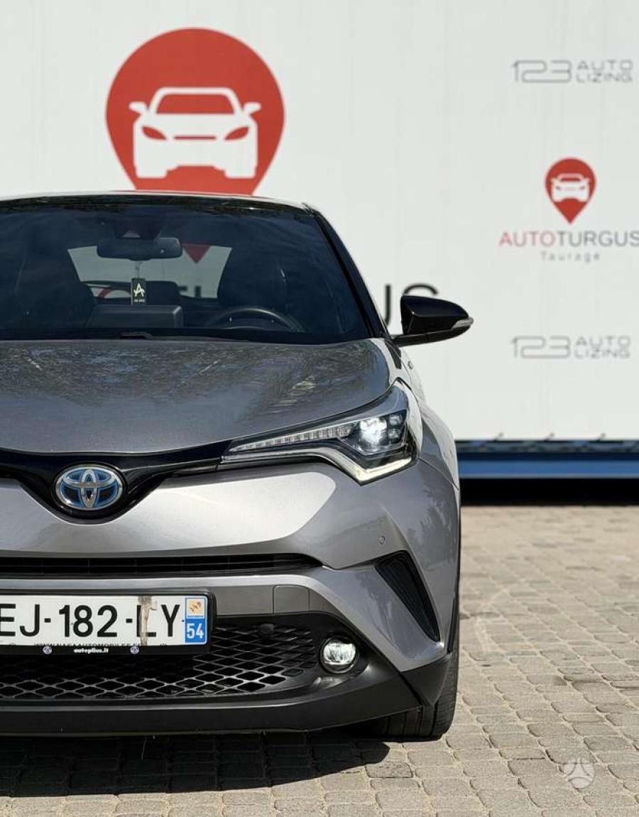 Grey Toyota C-HR 2017 in Taurage, with an engine capacity of 1.80 L and mileage of 197 thousand km for 14300 €, photo 7 on AUTOMOTO.COM.LV
