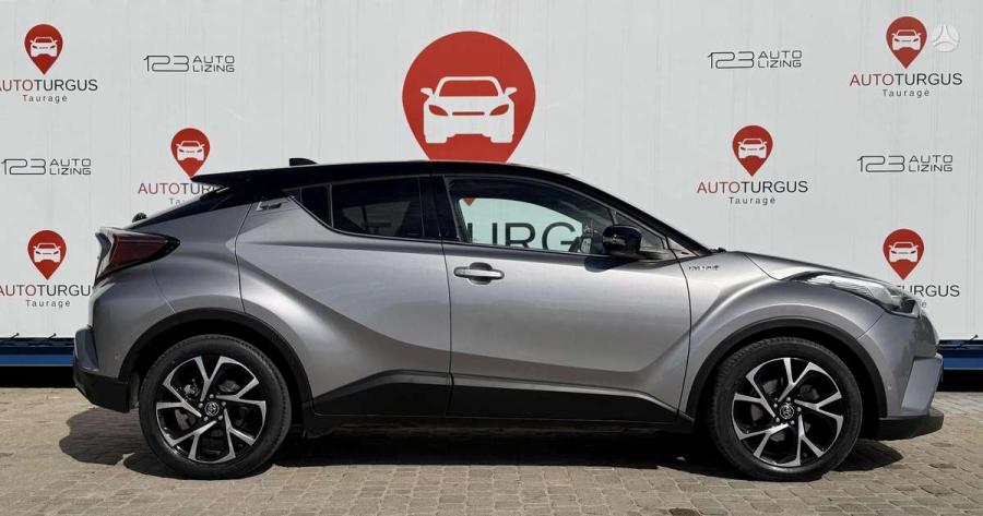 Grey Toyota C-HR 2017 in Taurage, with an engine capacity of 1.80 L and mileage of 197 thousand km for 14300 €, photo 12 on AUTOMOTO.COM.LV