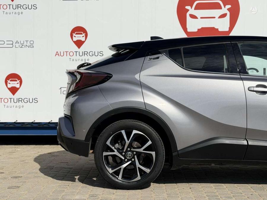 Grey Toyota C-HR 2017 in Taurage, with an engine capacity of 1.80 L and mileage of 197 thousand km for 14300 €, photo 14 on AUTOMOTO.COM.LV
