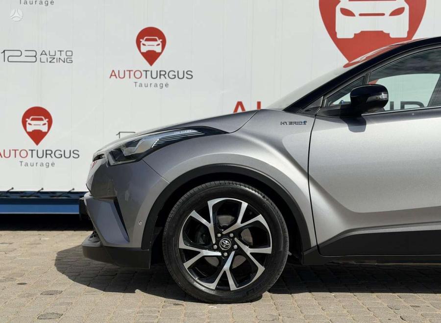 Grey Toyota C-HR 2017 in Taurage, with an engine capacity of 1.80 L and mileage of 197 thousand km for 14300 €, photo 16 on AUTOMOTO.COM.LV