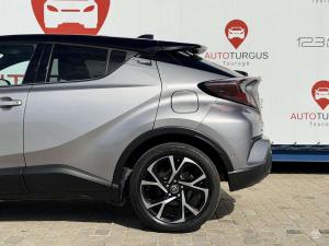 Grey Toyota C-HR 2017 in Taurage, with an engine capacity of 1.80 L and mileage of 197 thousand km for 14300 €, photo 17 on AUTOMOTO.COM.LV