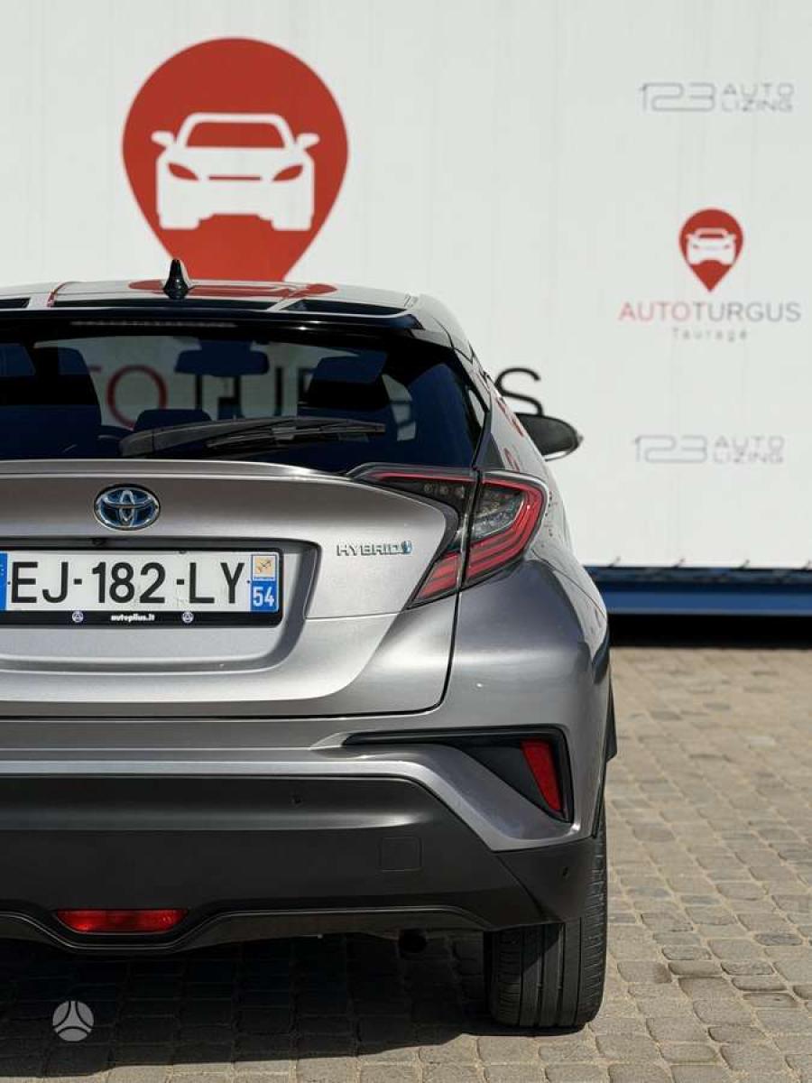 Grey Toyota C-HR 2017 in Taurage, with an engine capacity of 1.80 L and mileage of 197 thousand km for 14300 €, photo 23 on AUTOMOTO.COM.LV