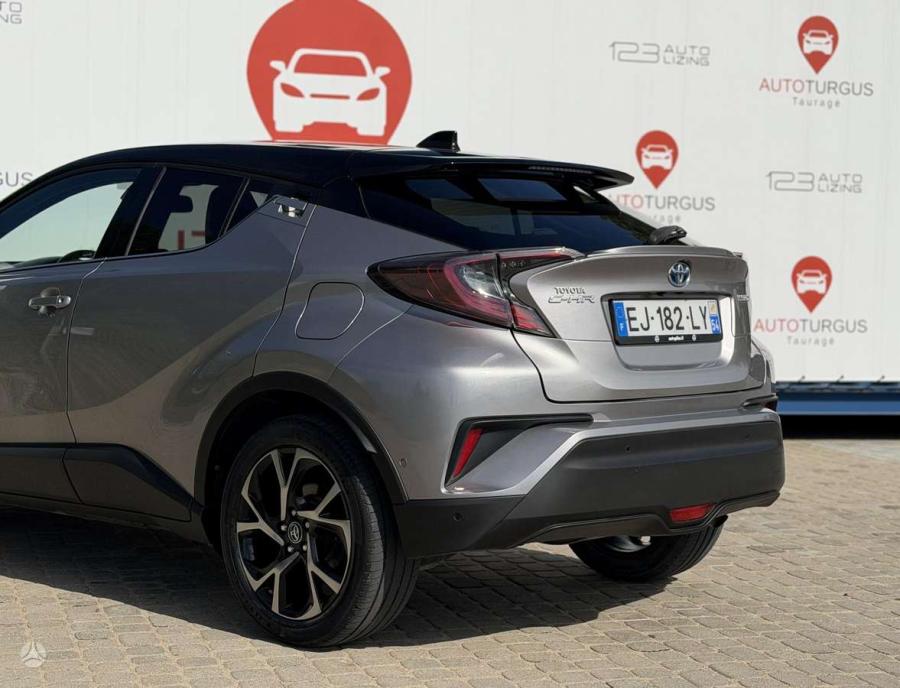 Grey Toyota C-HR 2017 in Taurage, with an engine capacity of 1.80 L and mileage of 197 thousand km for 14300 €, photo 26 on AUTOMOTO.COM.LV